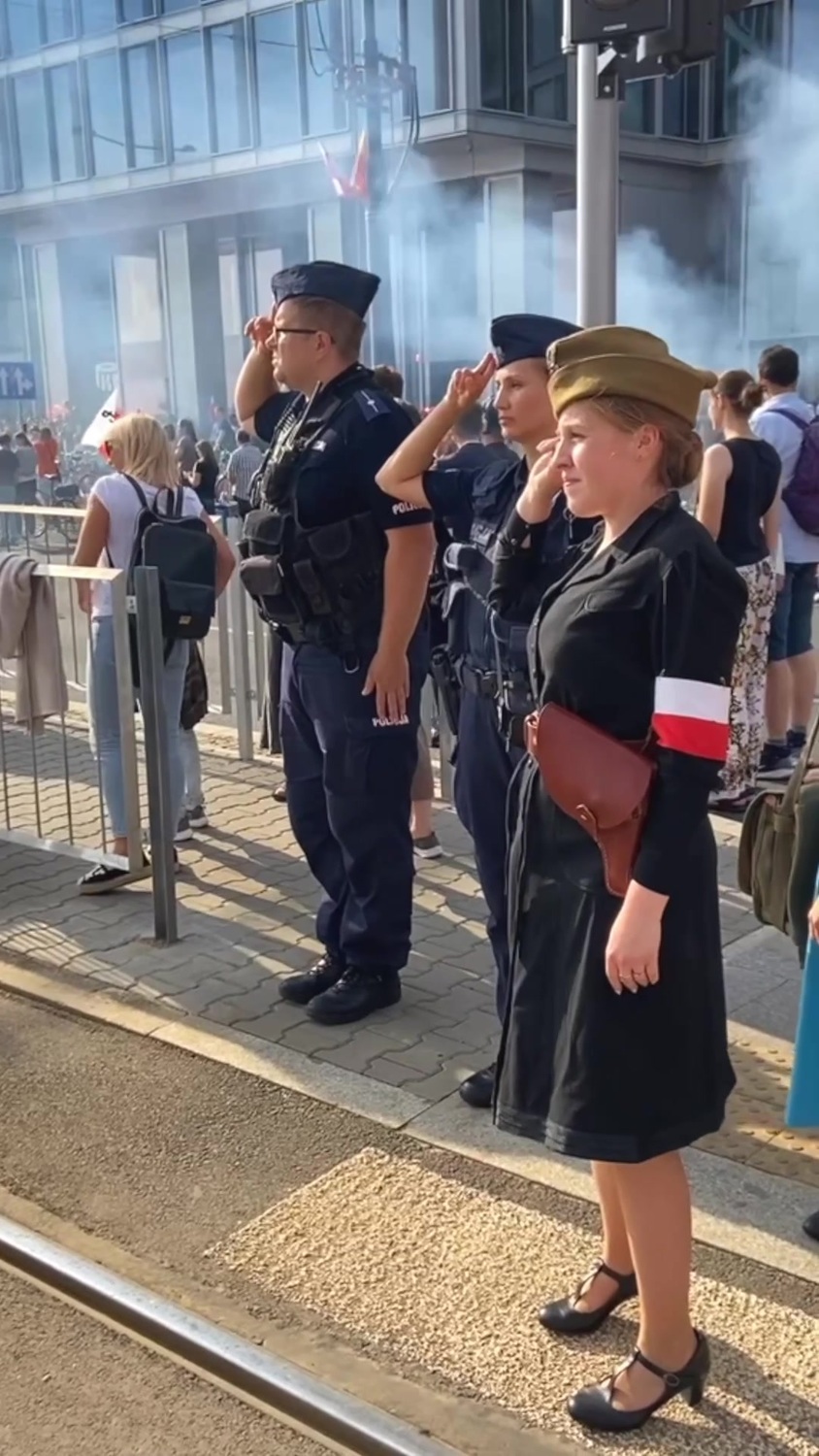 Oddaliśmy cześć i honor ... - Policja.pl - Portal polskiej Policji