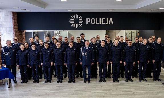 Uroczyste ślubowanie nowych policjantek i policjantów - Policja.pl ...